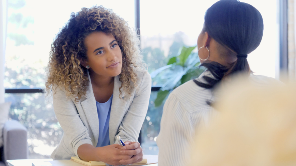 Transforme sua comunicação: 5 Hábitos poderosos para praticar escuta ativa